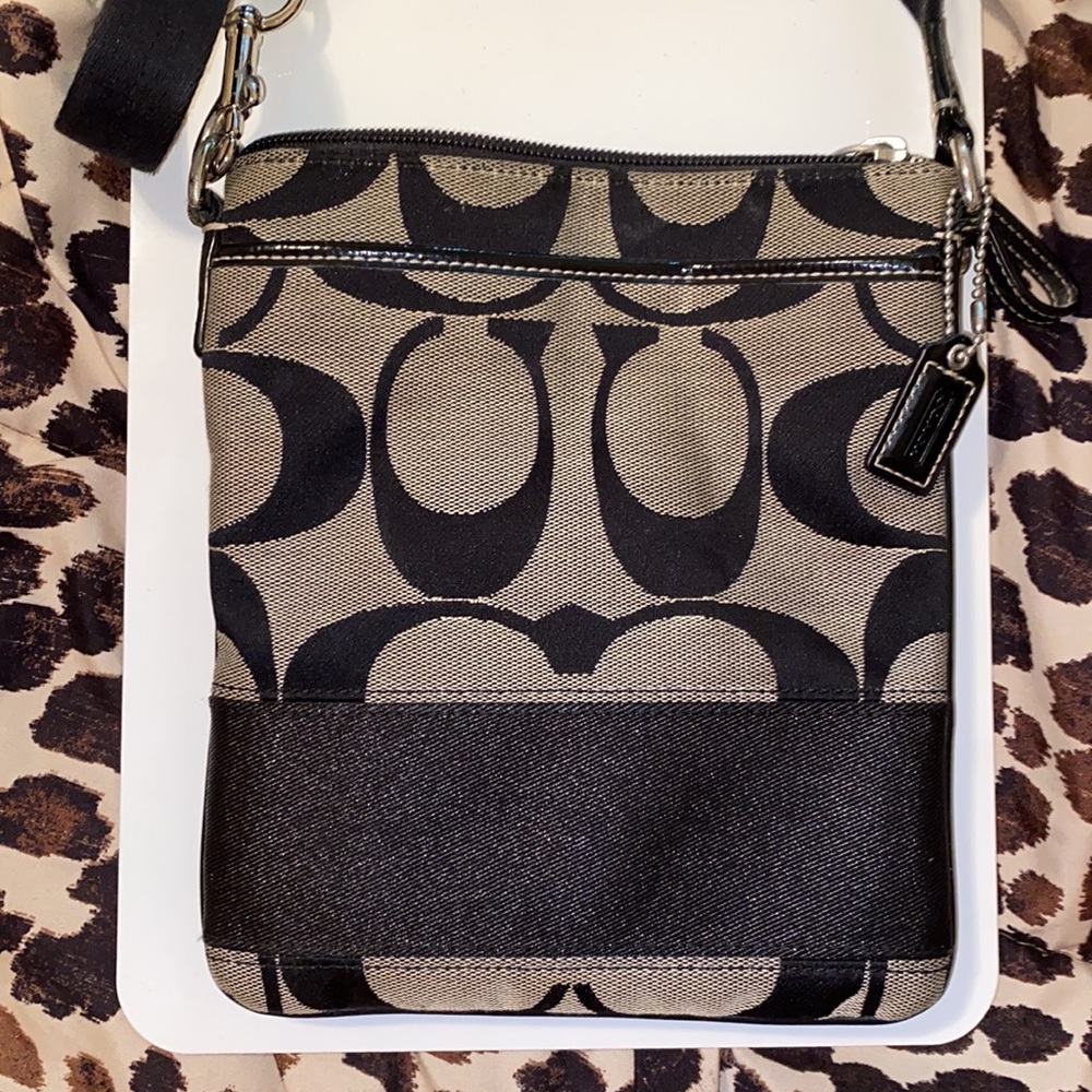 Coach Signature Print/ Black Details - Gem